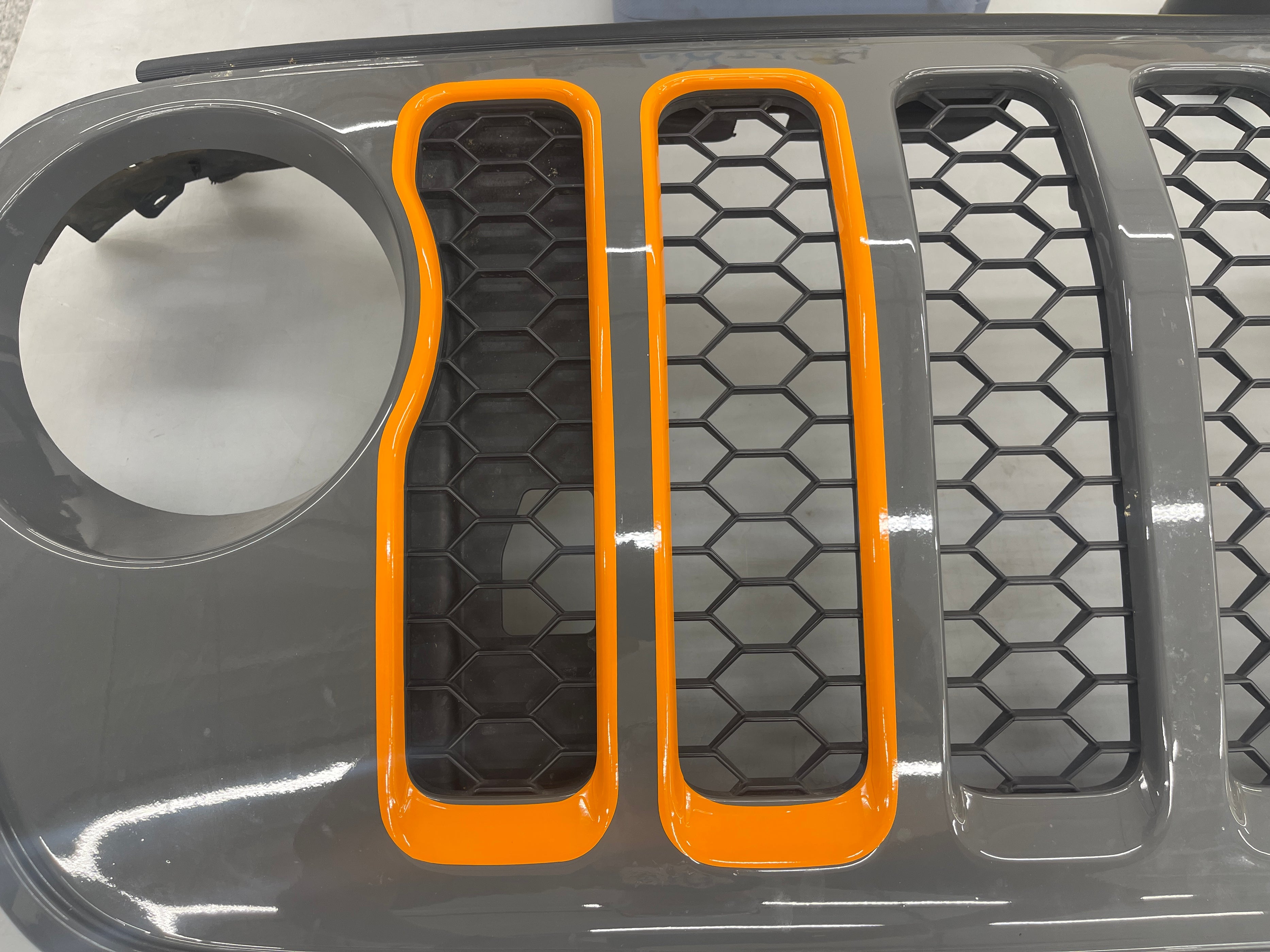 Jeep Gladiator Grill Pinstripe Inlays (Single Piece Grill - No Trim Ri ...