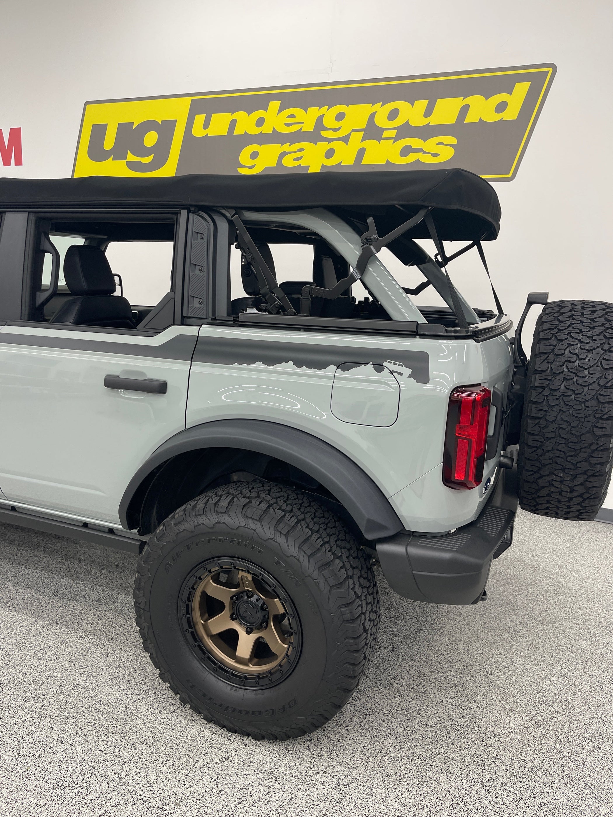 Bronco 2021+ On the Rocks (Pieces) — Underground Graphics