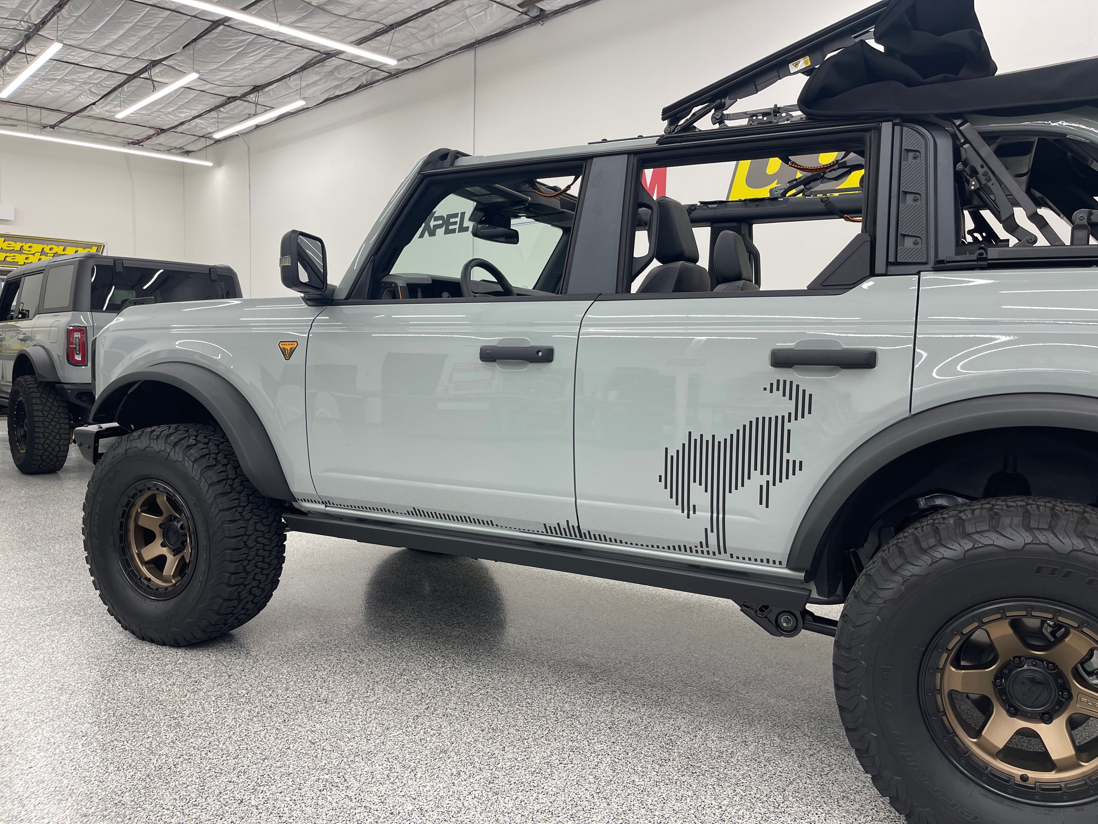 Bronco Vertical Horizon kit — Underground Graphics